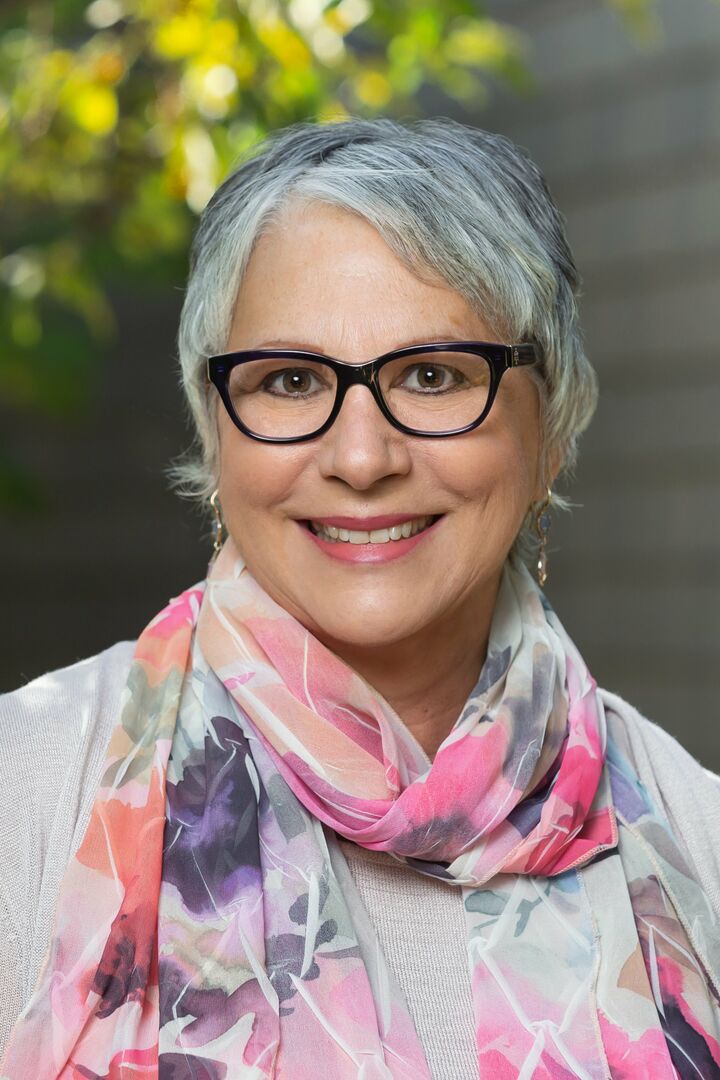 About Lisa Lombardi - Lisa Lombardi